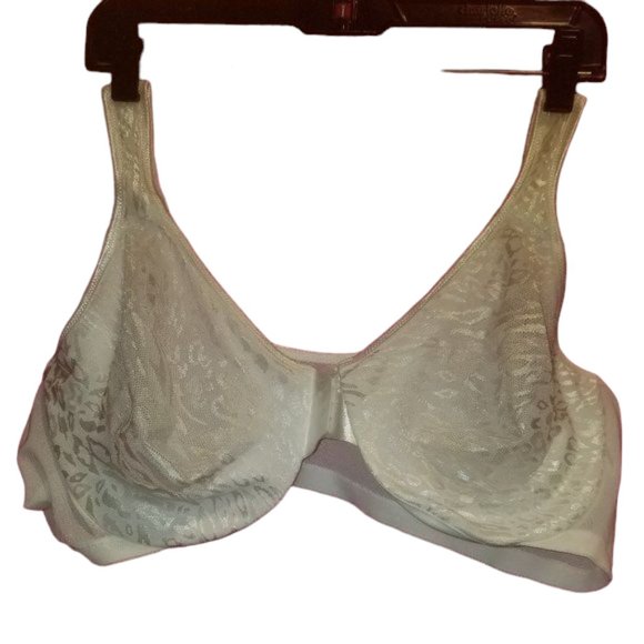 Breezies | Intimates & Sleepwear | Breezies White 48b Underwire Bra ...